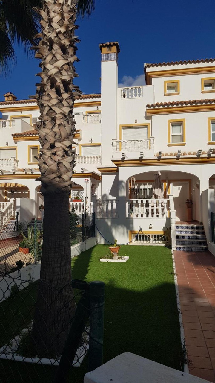 Lujoso Adosado De Tres Habitaciones En Vera Playa A 200 Metros Del Mar - Vera