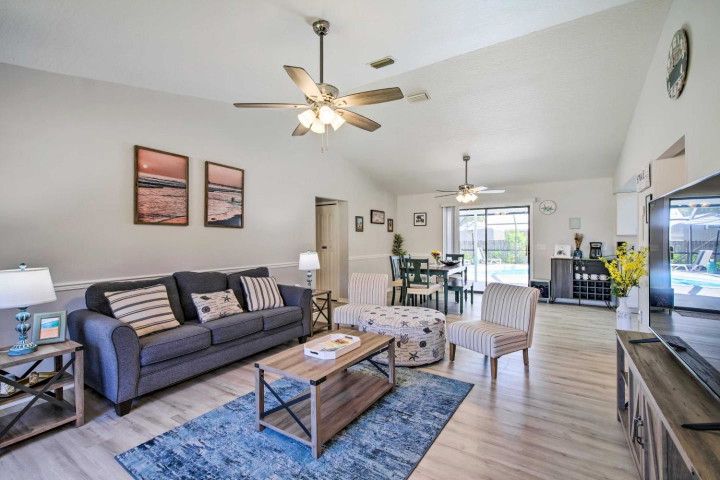 Bright Sebastian Home W/ Pool ~ 7 Mi To Beach! - Vero Beach, FL