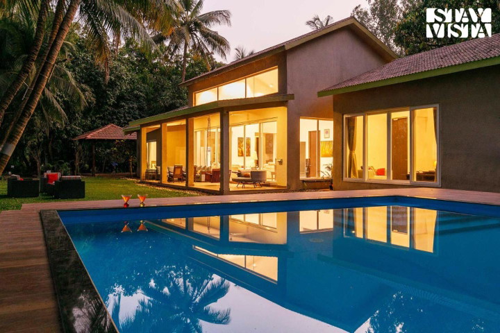 Stayvista's Samara - Palghar - 4bhk River-view Villa With Sports Turf - Palghar