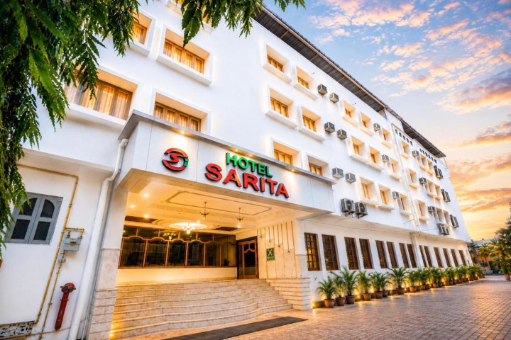 Hotel Sarita - Near Surat Railway Station - Surat