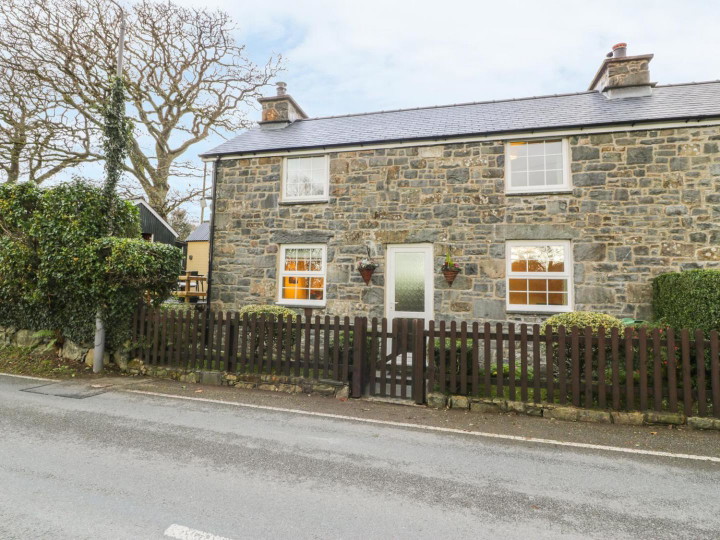 Llwyn Celyn - Gwynedd