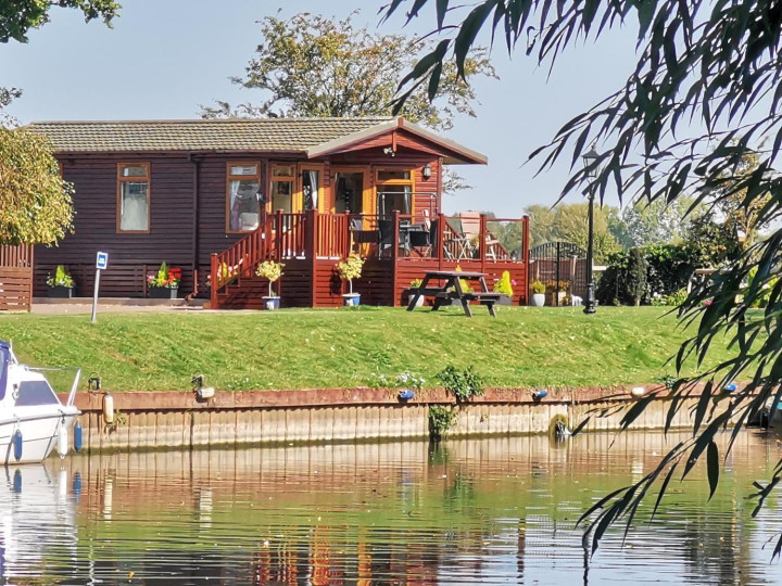 Bend In The River Lodge - Stratford-upon-Avon