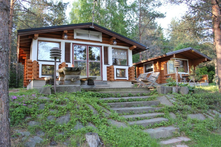 Hirsimökki Ja Makuuaitta - Finnland