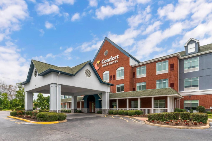 Comfort Inn & Suites Hampton Near Coliseum - Hampton, VA