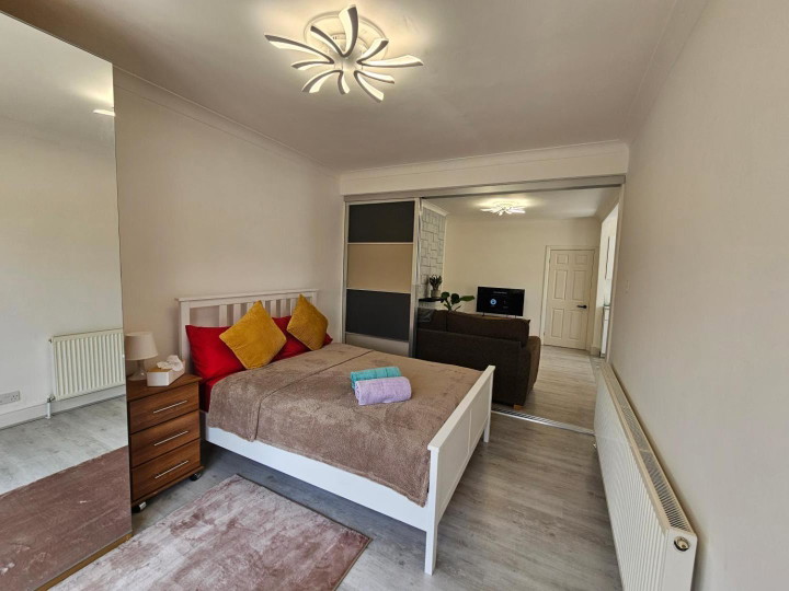 Fantastic 4 Apartments - Romford