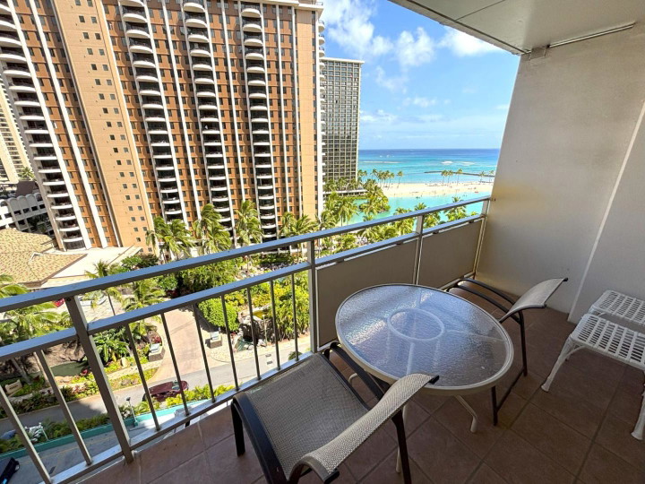 Ilikai Apt 1042 Lagoon Ocean Fireworks Vws Stu 1ba - Honolulu, HI