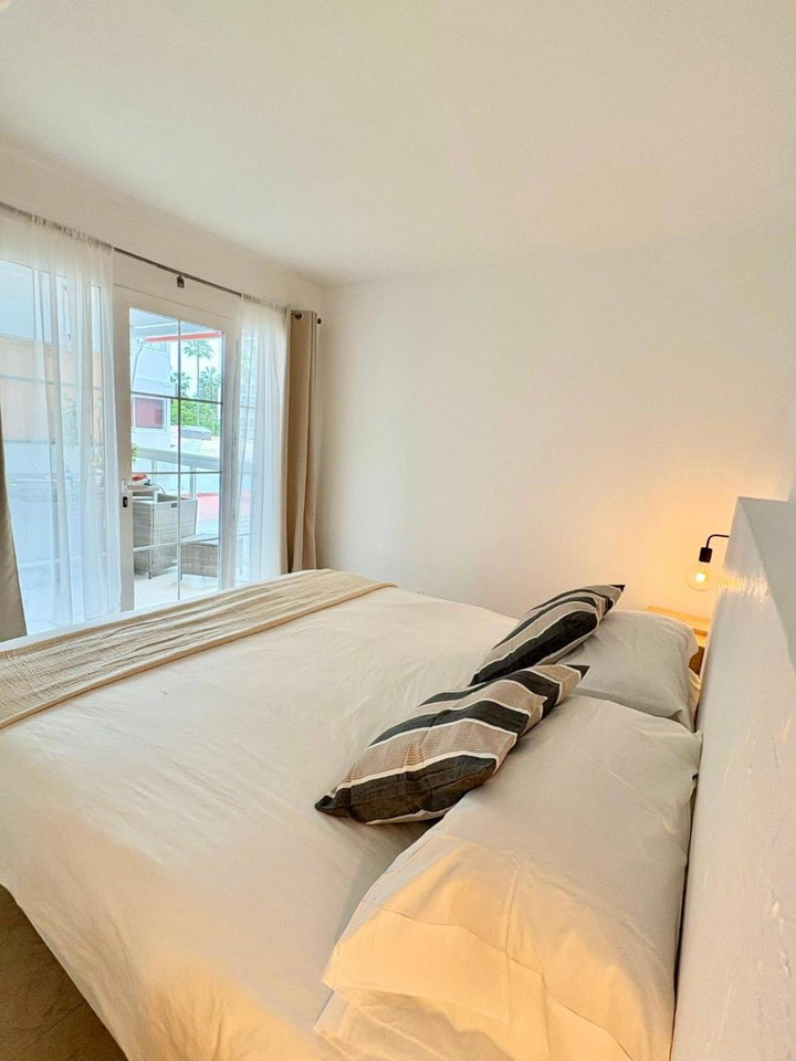 Marbella Beachside Apartment - 1 Min Walk To Beach - Marbella