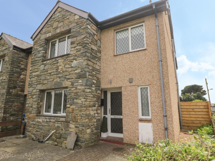 4 Ty Rhosyn - Porthmadog