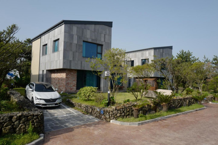 Jeju Theriche Pension - South Korea