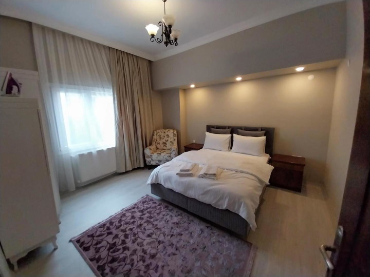 Beautiful Stone Guesthouse In Cool Konak District - Izmir