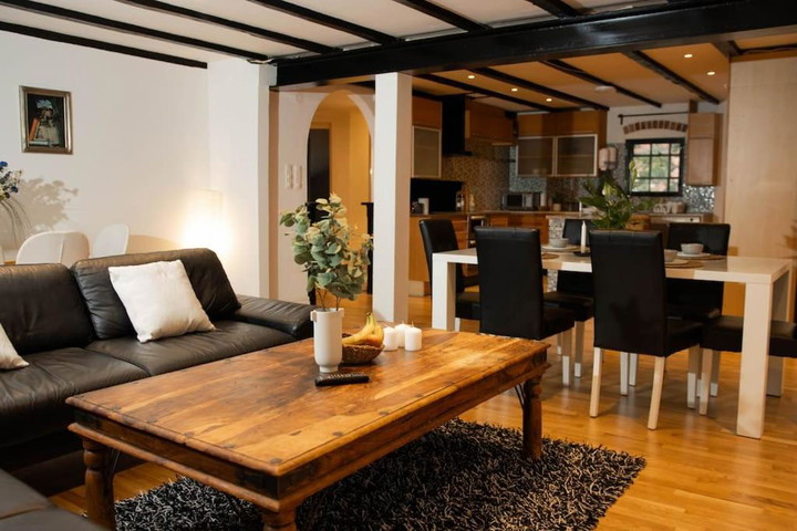 Historical Malt Factory Apartment, 6 Bedrooms, Sleeps 16 , Hot Tub - Helsingborg