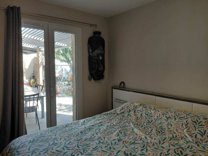 Belle Chambre Avec Salle D Eau Et Wc Privatif à Eyragues - Saint-Rémy-de-Provence