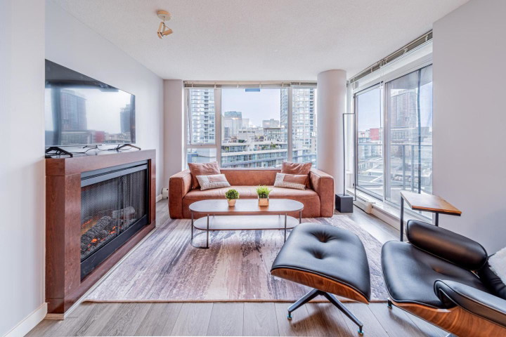Bc Place & Skytrain 1 Min & Free Parking & Pool - Vancouver Island