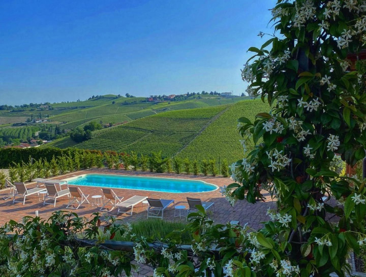 Panoramic Villa Garassino - Country Rooms And Fine Restaurant - Alba