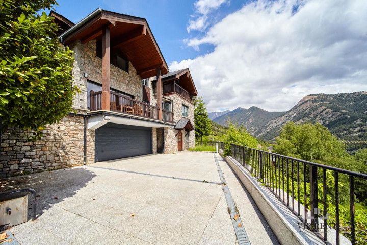 Chalet El Salze Lujo Con Jardin Y Vistas En La Massana - Andorra la Vella