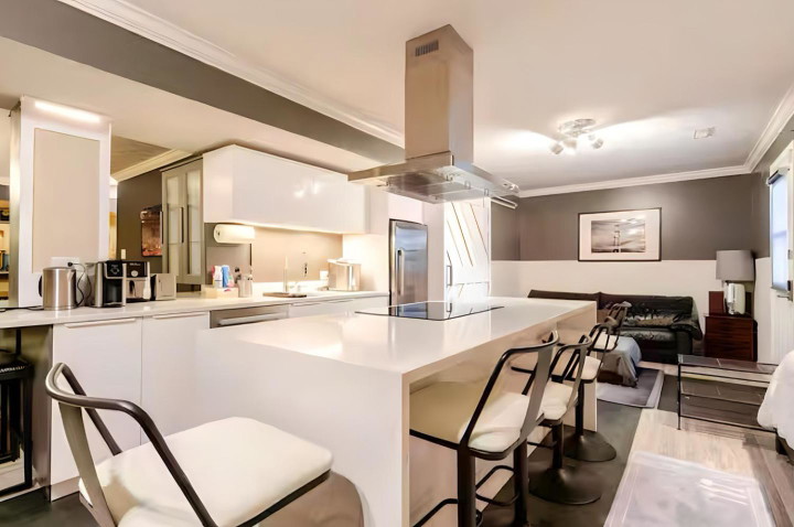 Z Presidential Suite - Largo, MD
