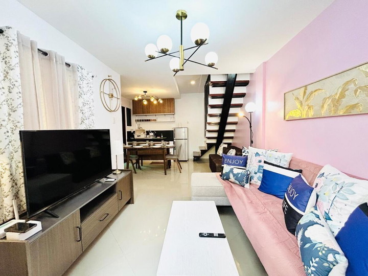 Yellow Townhouse Near It Park With Wifi And Washer - Cebu