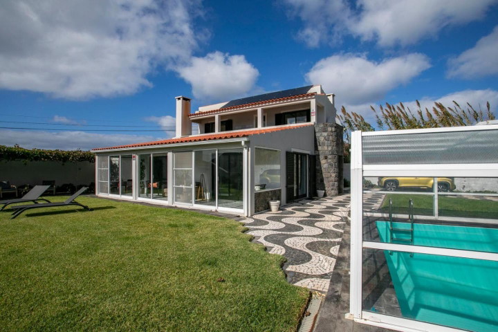 Villa Sun & Sea - Covered Pool - Sete Cidades