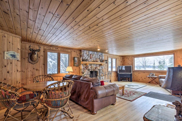 Waterfront Pike Lake Retreat: Snowmobile Paradise - Wisconsin