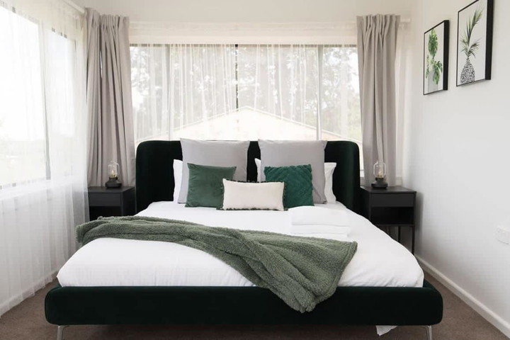Canobolas Cottage - Amazing Farm Stay, 4 King Beds - Orange