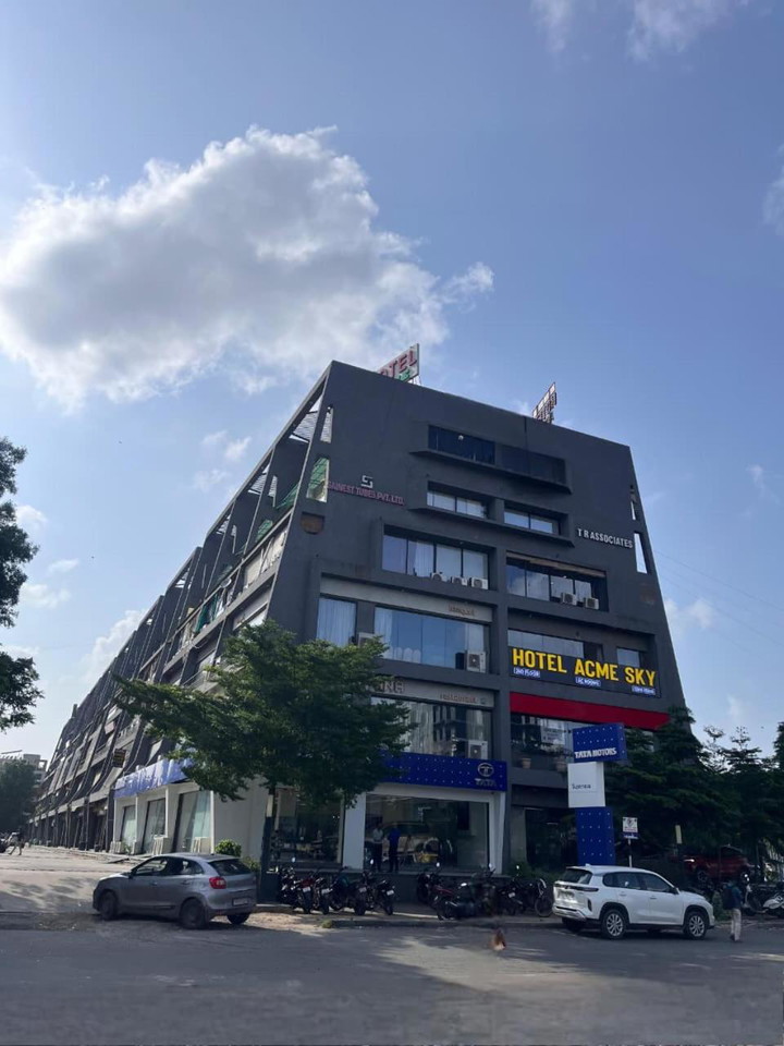 Hotel Acme Sky - Ahmedabad
