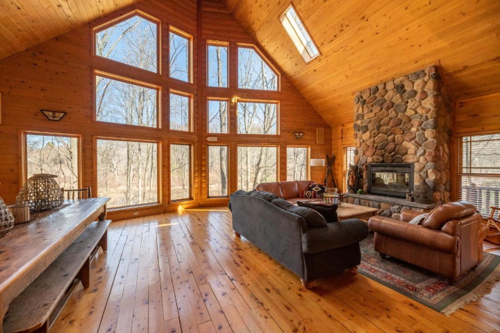 Swan Lodge - Walking Distance To Downtown Saugatuck - Modern Cabin Getaway! - saugatuck, MI