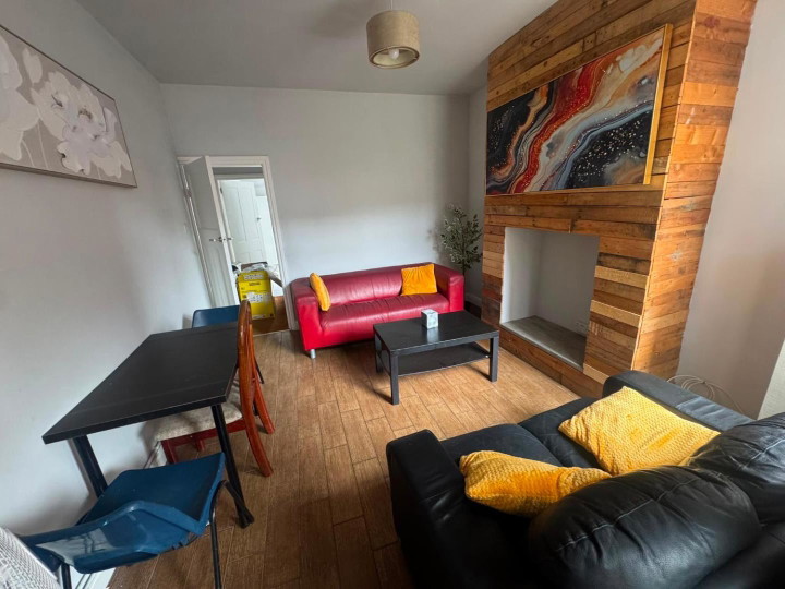 Spacious 3-bed House Close To Derby City Centre - Derby