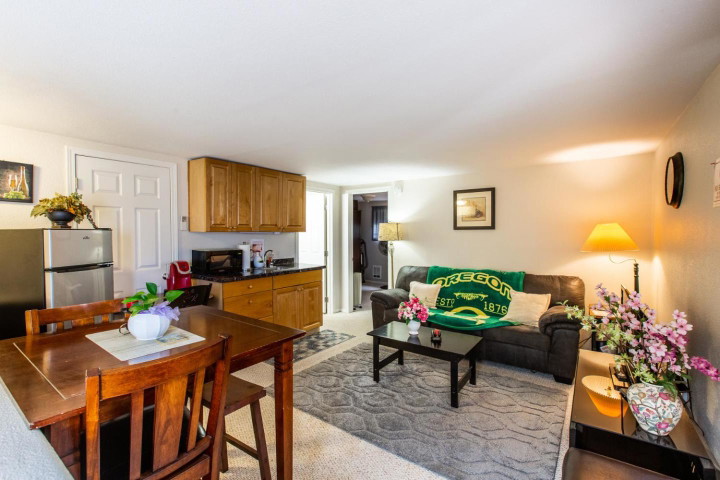 Emerald City Studio Suite - Eugene, OR