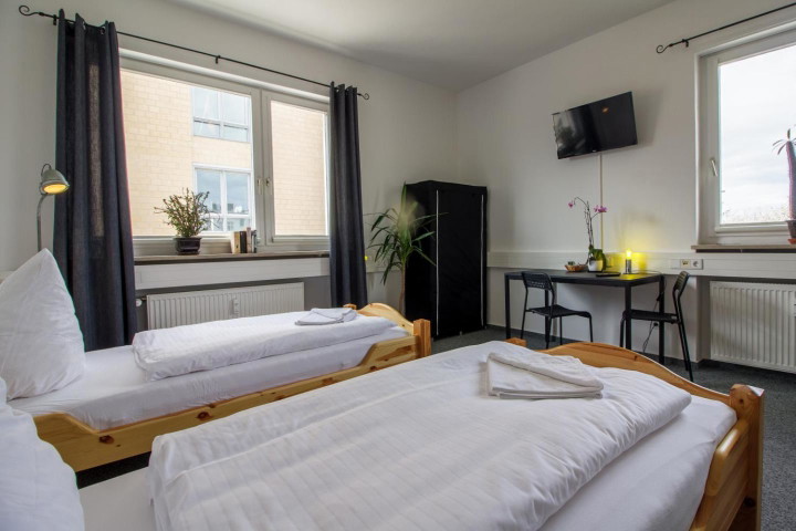 Private Rooms Karlsruhe Near Station - Karlsruhe