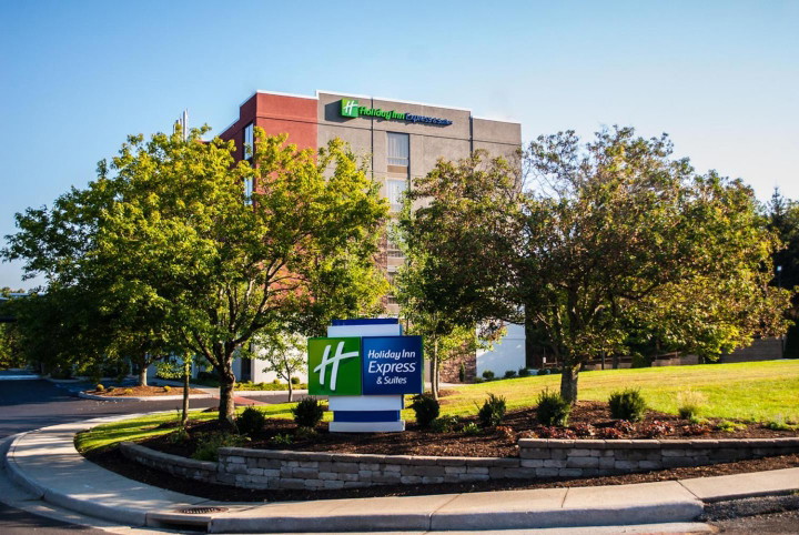 Holiday Inn Express & Suites Blacksburg - University Area By Ihg - Blue Ridge Mountains