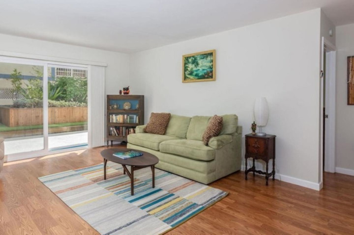 Bright Two Bedroom Retreat Near Hermosa Beach - El Segundo, CA