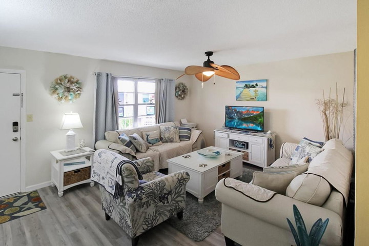 2 Br Second Story Condo Close To Beaches - The Sand Dune - Venice Beach, FL