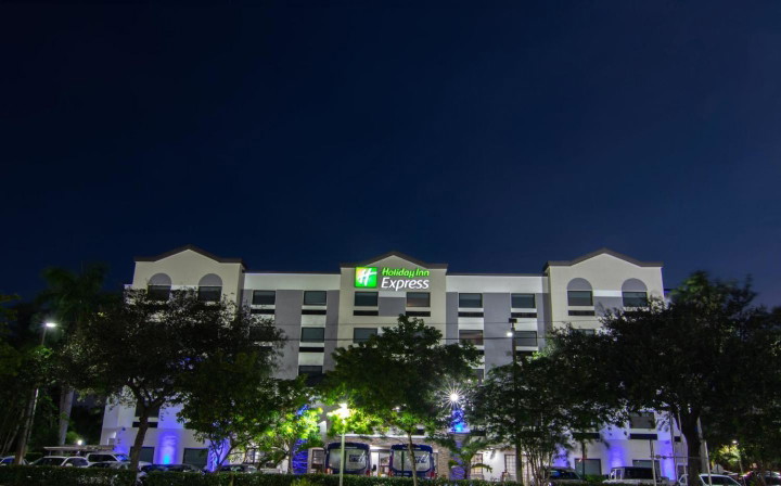 Holiday Inn Express And Suites Fort Lauderdale Airport West By Ihg - Pembroke Pines, FL