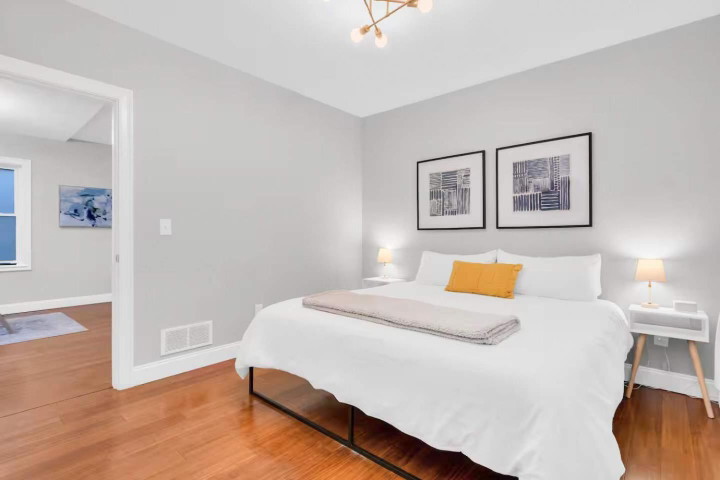 Jennifer's Chic Modern 1st Floor Apt Private Patio - Providence, RI