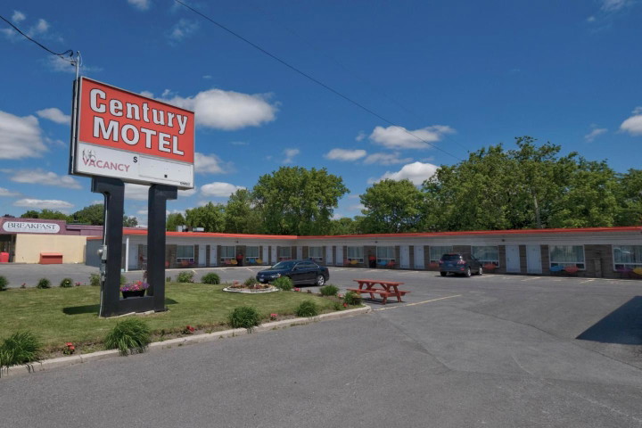 Century Motel - Cornwall