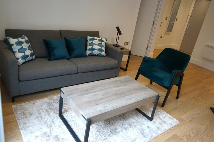 Exceptional 1king Lifestyle Apartment - Centrally Located - Solihull