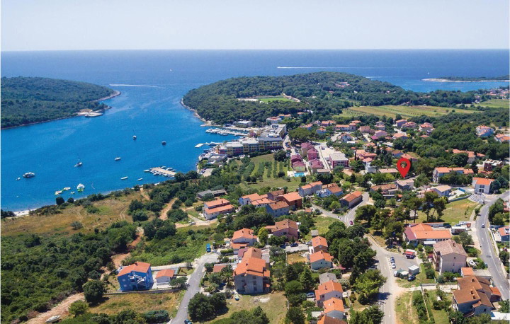 Two-bedroom Apartment In Banjole - Pula