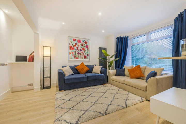 A Fresh, Luxurious And Modern 4 Bedroom House - Barnet