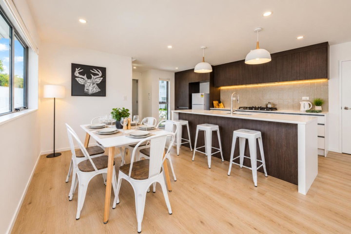 Central 4br Brand New Home With Free Parking - Auckland