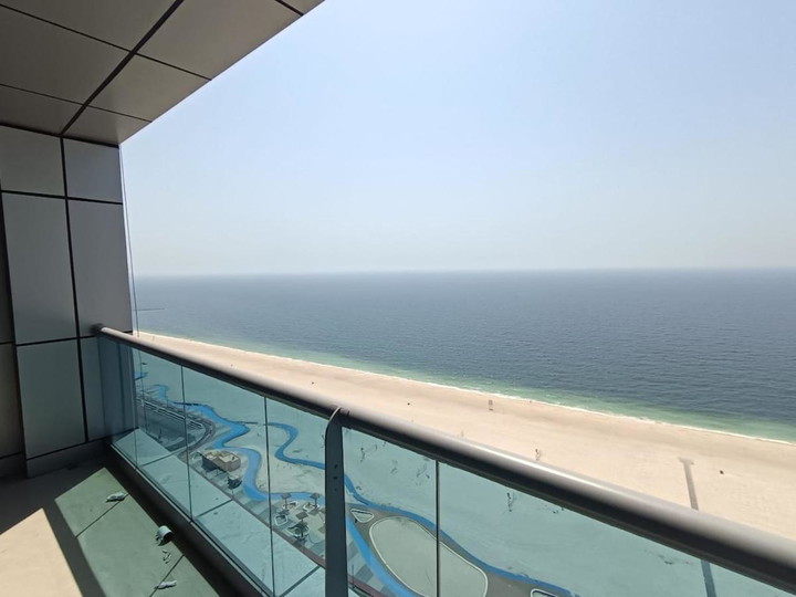 Gorgeous Sea Views, Large Deluxe 2 Bedroom Apartment! - Ajmán