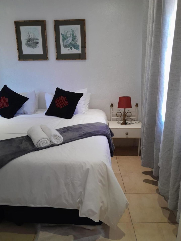 Russell's Rest Apartments - Soweto