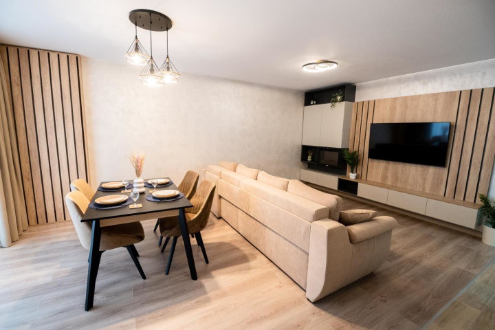 Mountain Retreat-modern 1br W/ Fireplace & Parking - Brașov