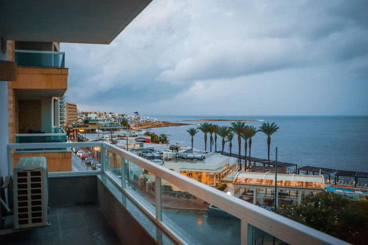 Beachfront Apartment Bugibba - Malta International Airport (MLA)