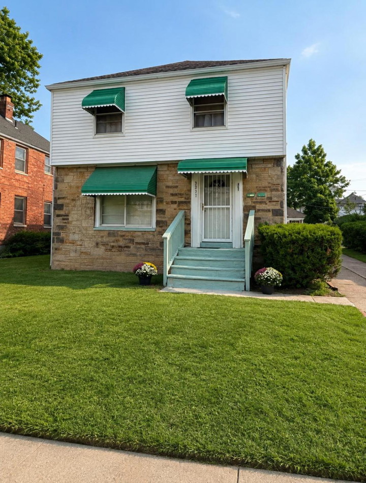 The Cleveland Cozy Retreat Private Upstairs 2br Apartment - Cleveland Heights, OH