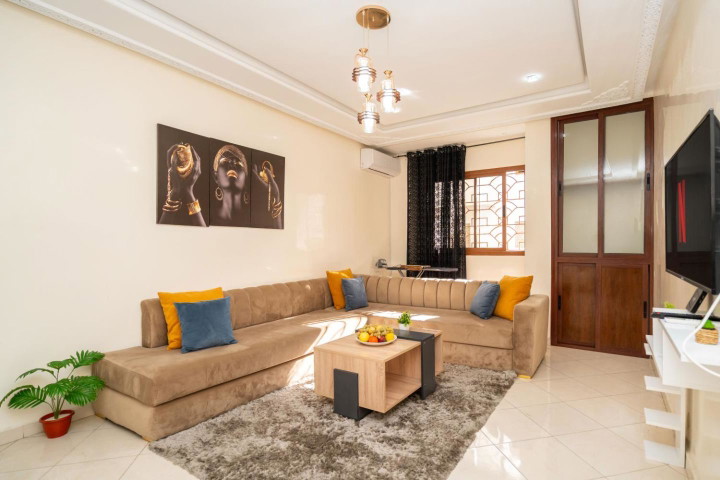 Appartement Plage à Vos Pieds, Gare à 5 Min Et Parking Gratuit - Tangier