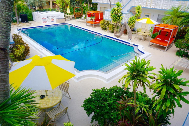 Club Lux Resort By The Beach - Delray Beach, FL