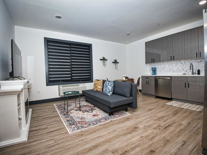 Excellent Location-20 Minutes To Nyc-free Parking - Englewood, NJ