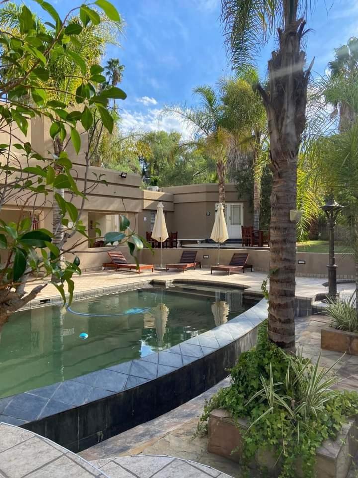 Oudtshoorn Guest House - Oudtshoorn