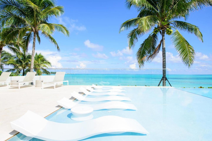 One Bedroom Condo At One Cable Beach - Nassau