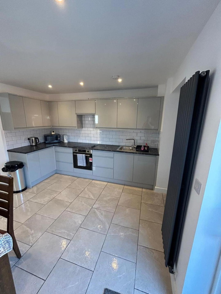 Contractor-friendly 3 Room Stay - Spacious & Comfy - Doncaster